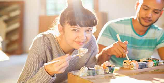 बच्चों को जंक फूड्स से रखना है दूर तो इन बातों का रखें ख्याल Tips To