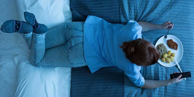 Why You Feel Hungry At Night And Side Effects Of Eating At Night | क्या ...