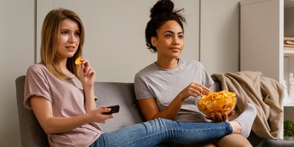 Want To Stop Eating Mindlessly? 5 Tips For You | Onlymyhealth
