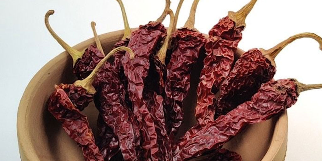 Difference Between Kashmiri Red Mirchi And Regular Red Mirchi | कश्मीरी ...