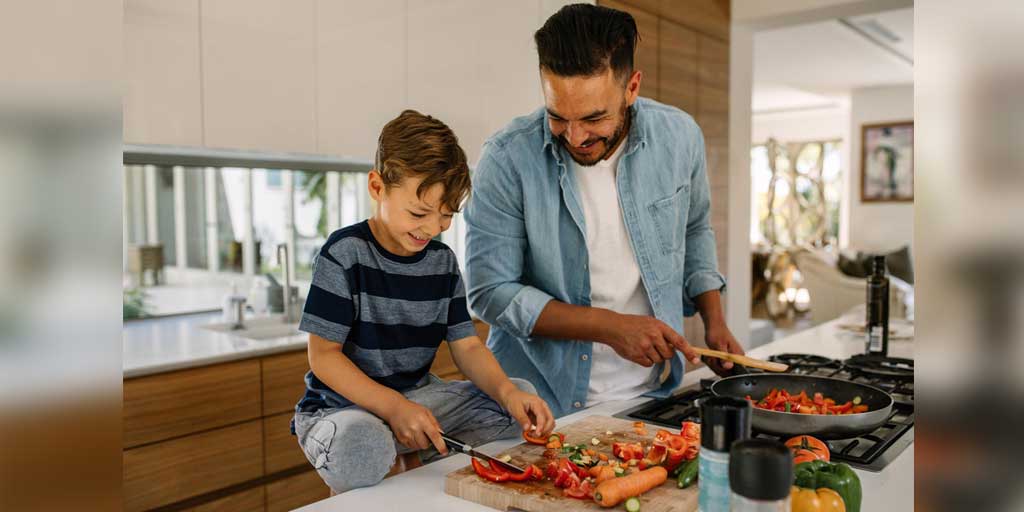 Tips To Protect Eyes While Cooking Know From Doctor | खाना बनाते समय ...