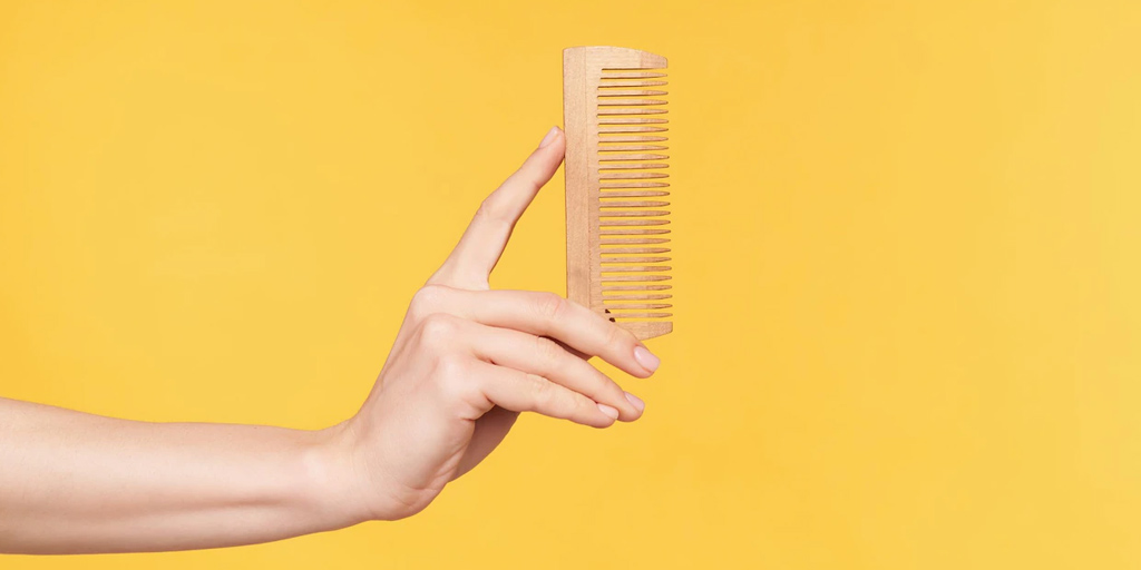 How To Keep Combs Clean | Onlymyhealth