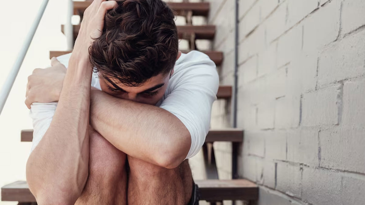 Unable To Socialise Because Of Social Anxiety? Recognise The Signs To ...