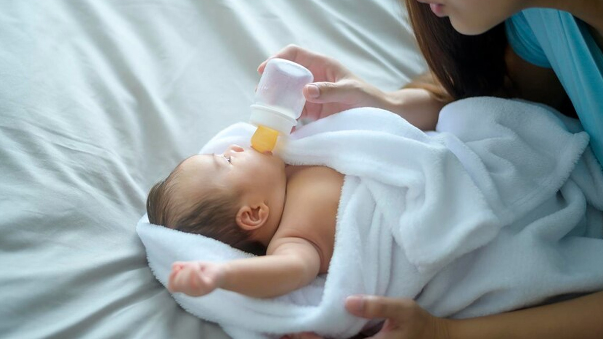 Breastfeeding Vs Bottle Feeding Expert Lists The Differences And What