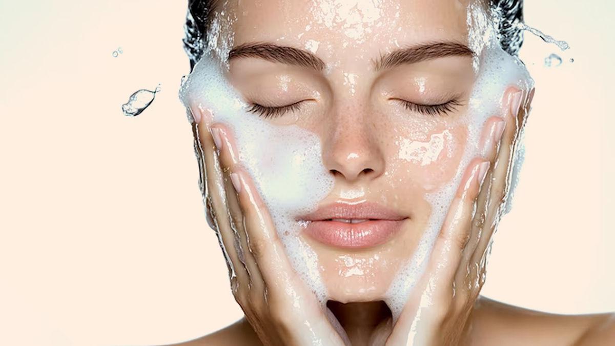 एक अच्‍छे फेस वॉश का pH क‍ितना होना चाह‍िए? | What is pH Level of an Ideal Face Wash in Hindi ...