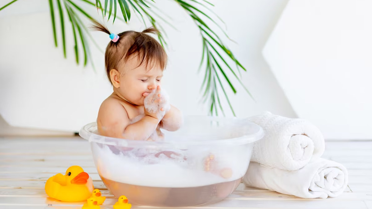 Should Babies Be Bathed Daily In Winter? We Asked An Expert | OnlyMyHealth