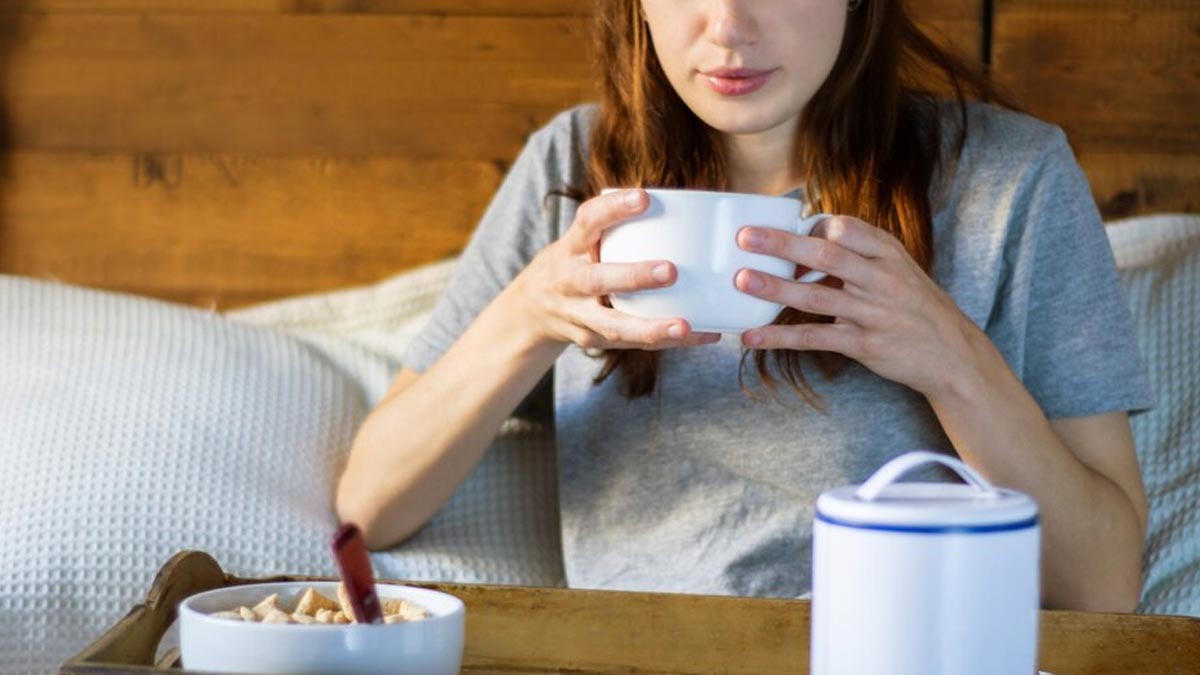 What Drinking Tea Right Before Bedtime Does To Body | OnlyMyHealth