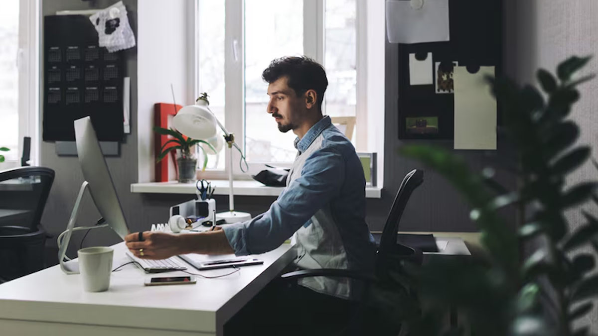 From Desk to Diseases, Here’s How Sitting For Long Hours Can Harm Your ...