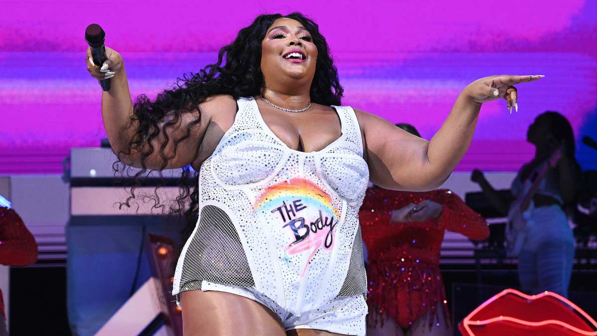 Lizzo Reveals Calorie Deficit & Weight Training as Her Weight Loss Secret—Here’s How It Works ...