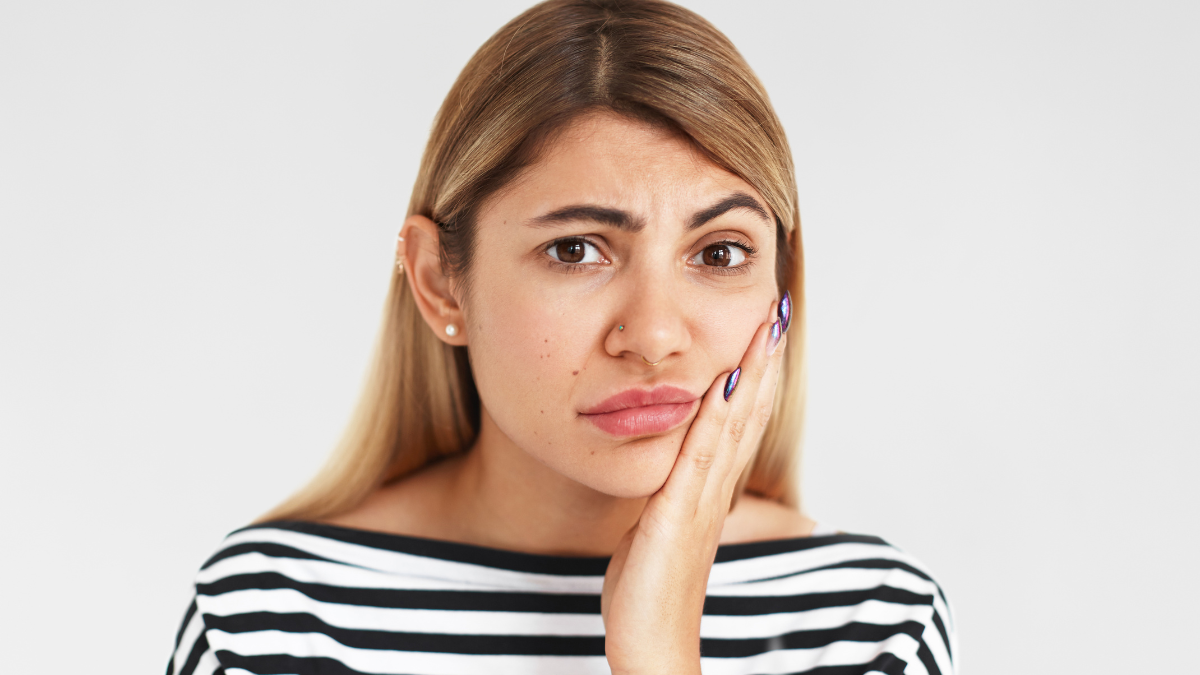 Is Waking Up With a Swollen Upper Lip a Sign of an Allergic Reaction ...