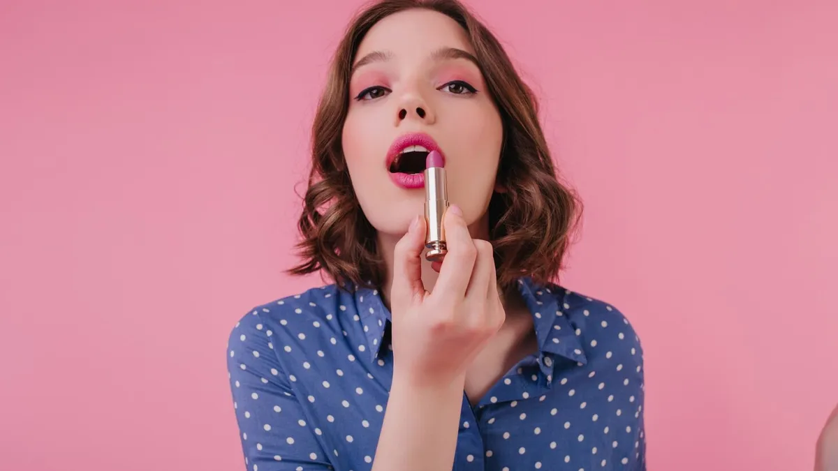 Do Long-lasting Lipsticks Damage Lip Skin? Dermatologist Explains ...