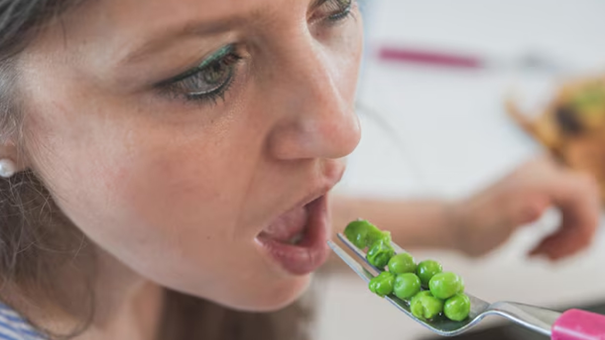 Are Frozen Peas Safe For Health? Expert Weighs In | OnlyMyHealth