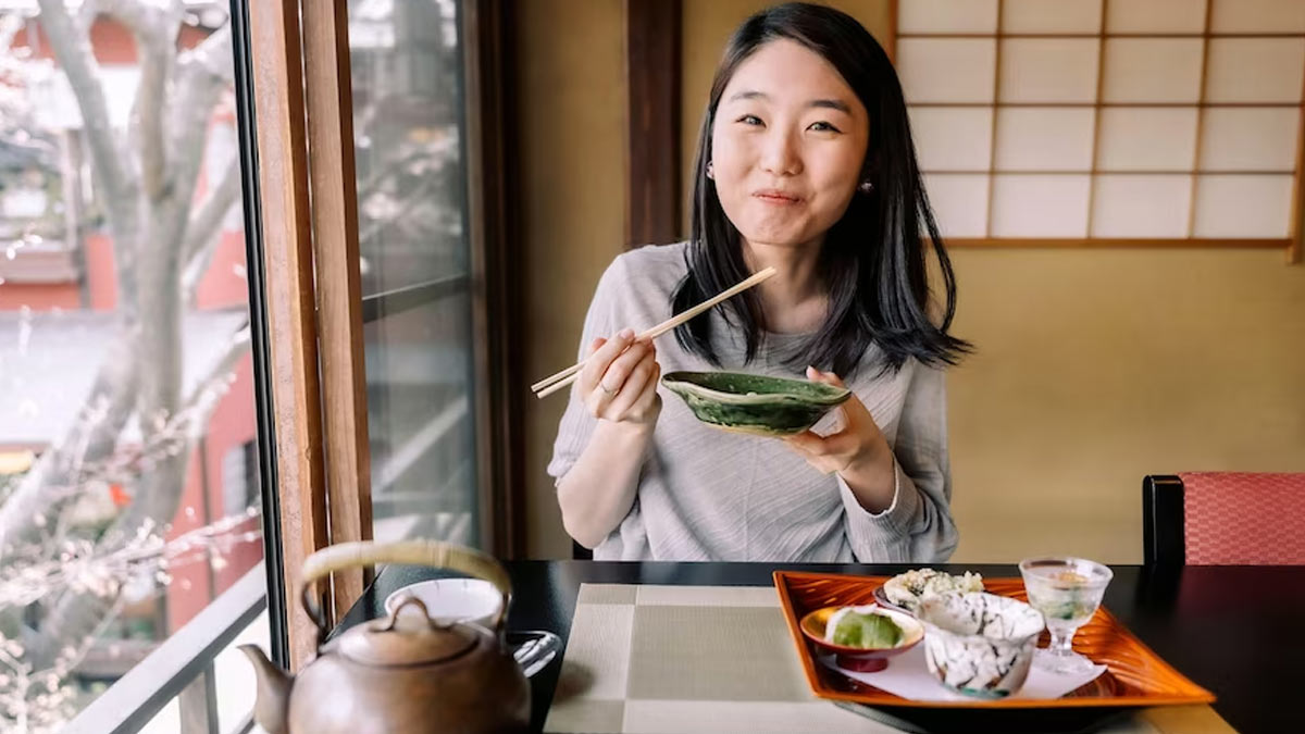 What is the Korean Switch-On Diet, Expert Lists 5 Benefits | OnlyMyHealth