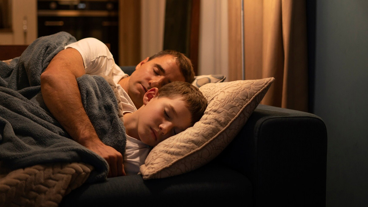 Study Finds Sleeping With Lights On May Harm Your Heart Health – Expert ...