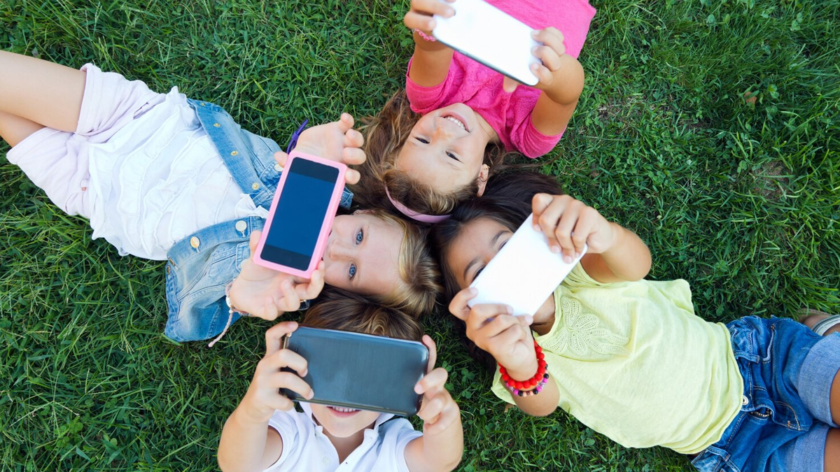 France Set To Ban Social Media For Children Under 15 – Expert Shares ...