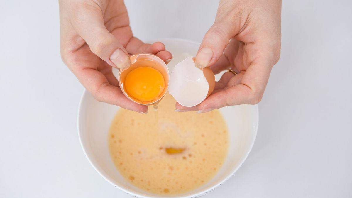 Fresh Vs Expired Eggs: Easy Ways To Check And Stay Safe | OnlyMyHealth