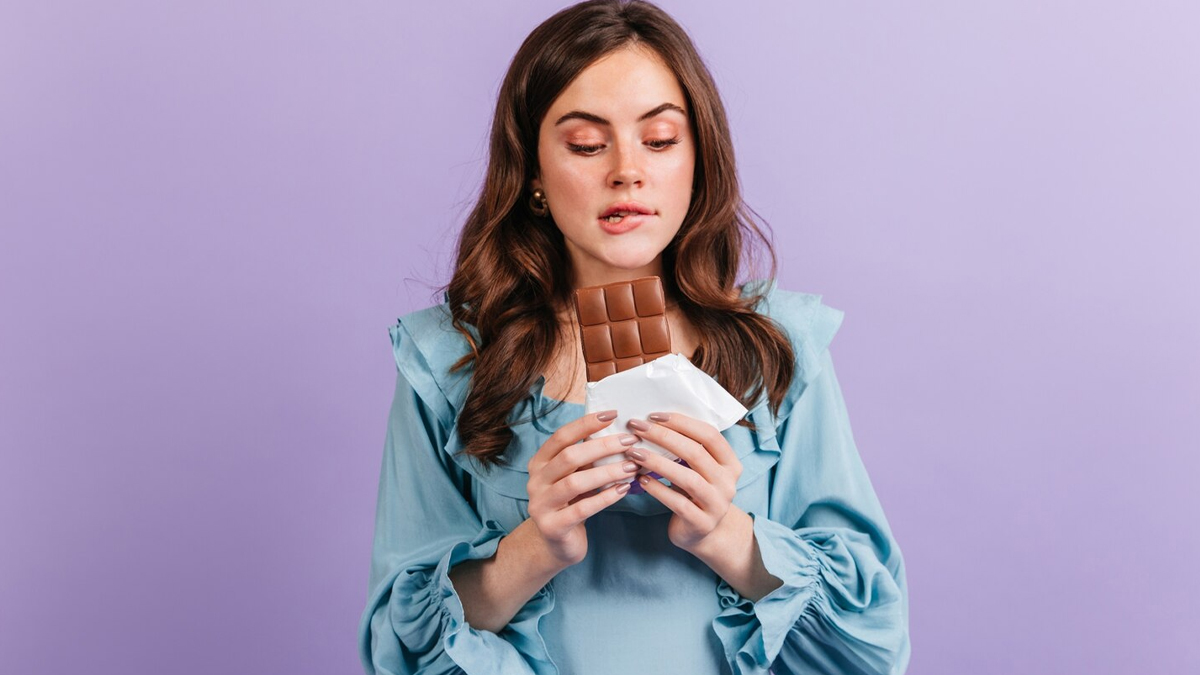 Dark Chocolate vs Milk Chocolate: Which Is Better During Periods ...