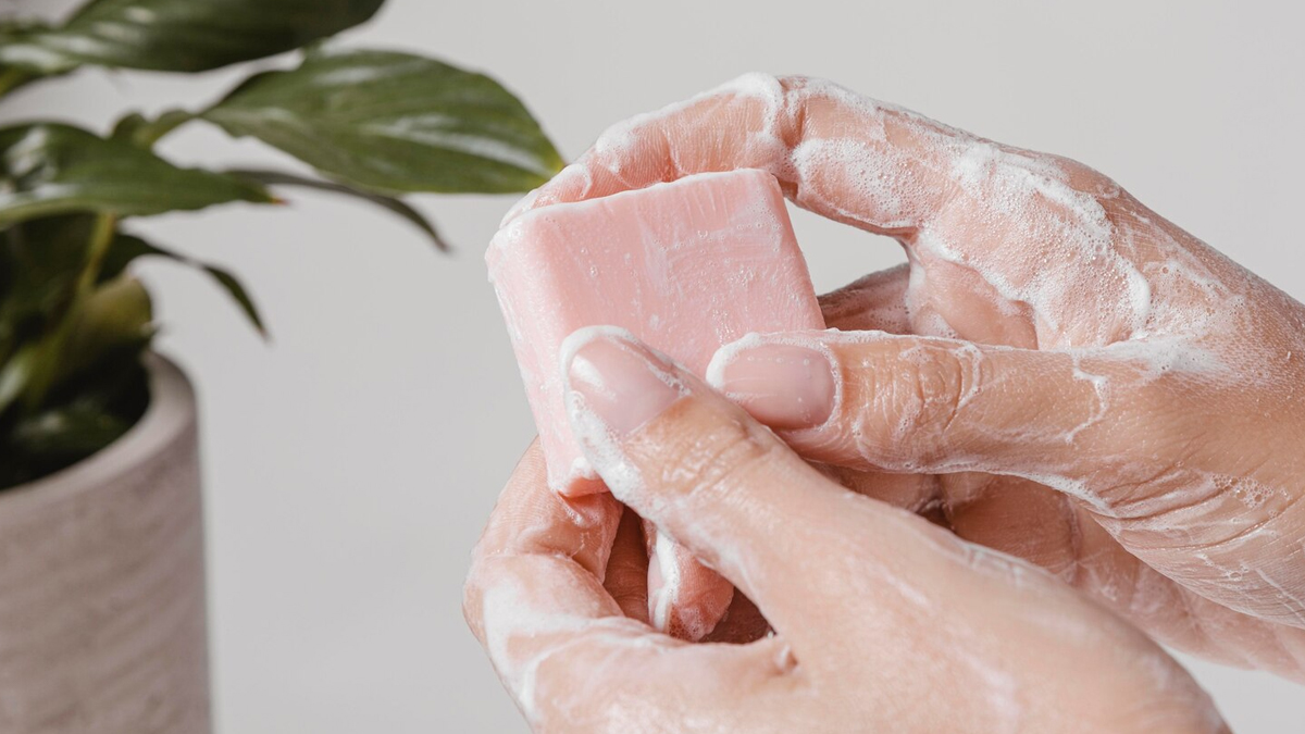 Is Your Favourite Scented Soap Ruining Your Skin? Expert Explains How ...