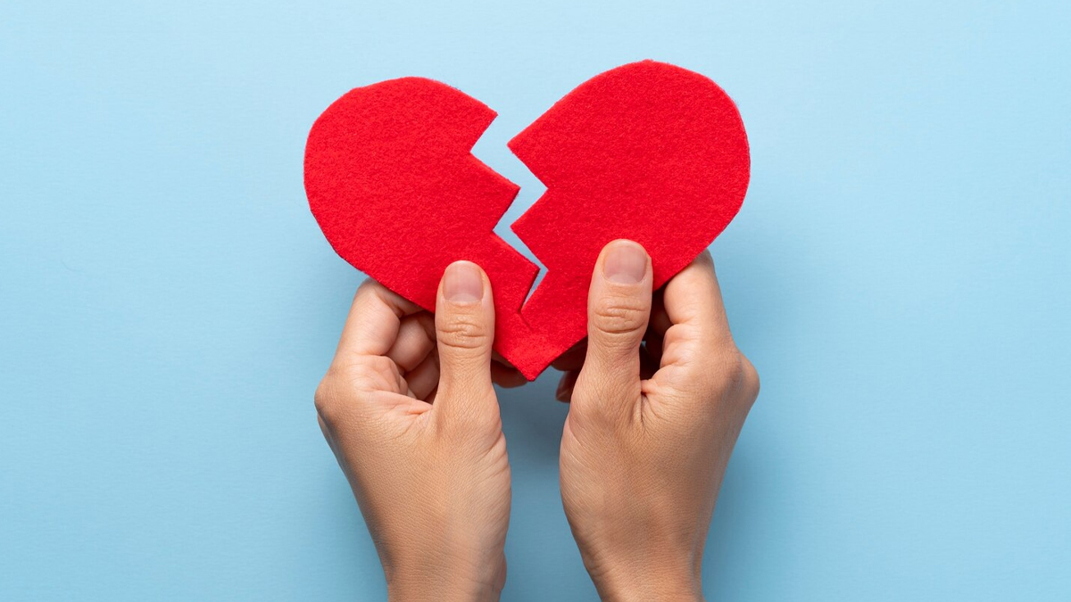 What Your Body Goes Through During Heartbreak: An Expert Explains ...