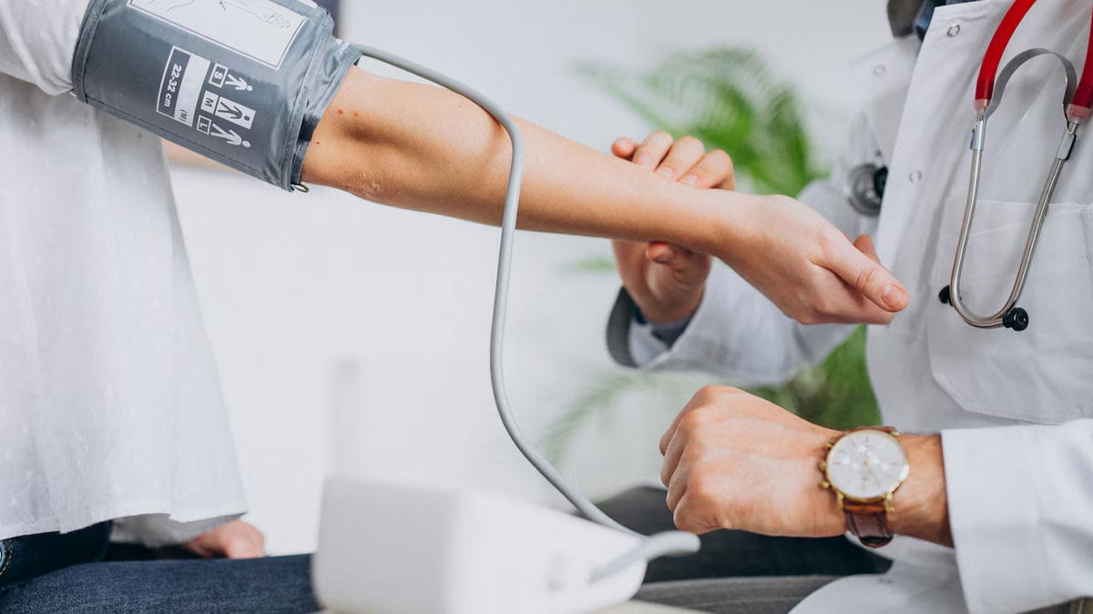 Living with Diabetes and High Blood Pressure? Risks And Management Tips ...
