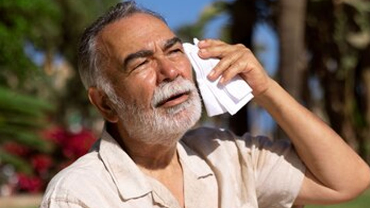 Can Extreme Heat Trigger a Heart Attack? Expert Explains the Risk ...