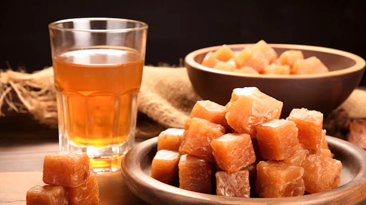 Is Jaggery Better Than White Sugar for Diabetics? Expert Weighs In ...
