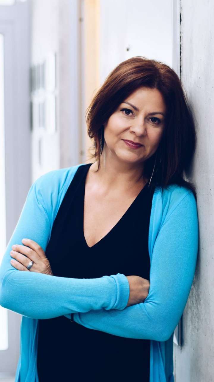 6 Skincare Tips For Women In Their 40's For A Healthy Skin