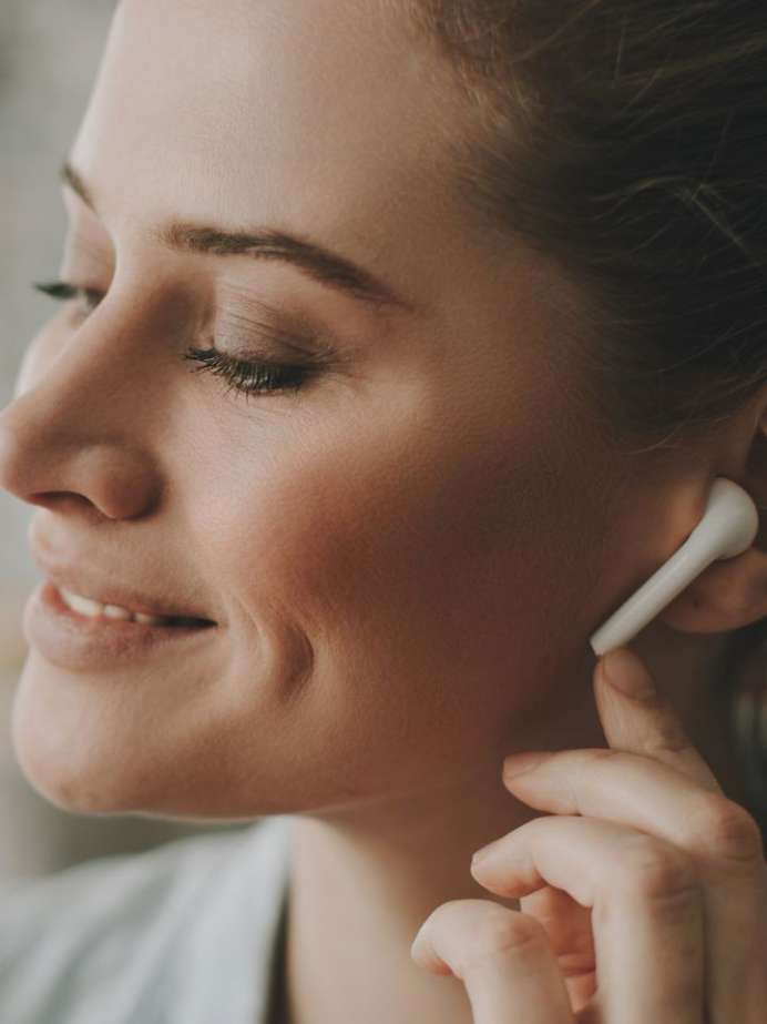 7 Shocking Side Effects Of Using Ear Phones | Onlymyhealth