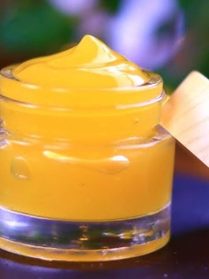 Make This DIY Anti-Ageing Saffron Night Cream For Glowing Skin ...