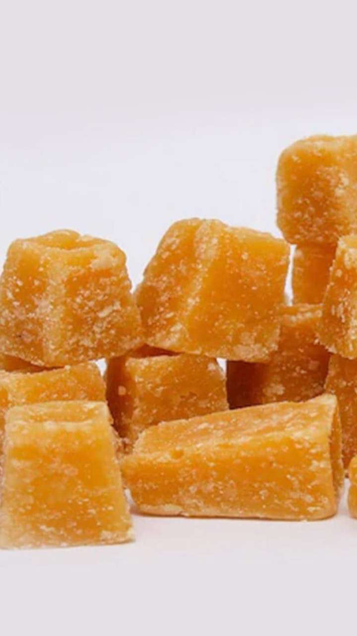 गुड़ का सिर्फ 1 टुकड़ा रोजाना खाएं, मिलेंगे अनगिनत फायदे