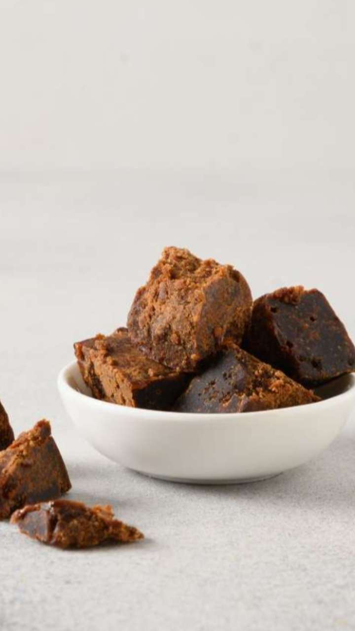 Why Is Jaggery Beneficial In The Winter Season?