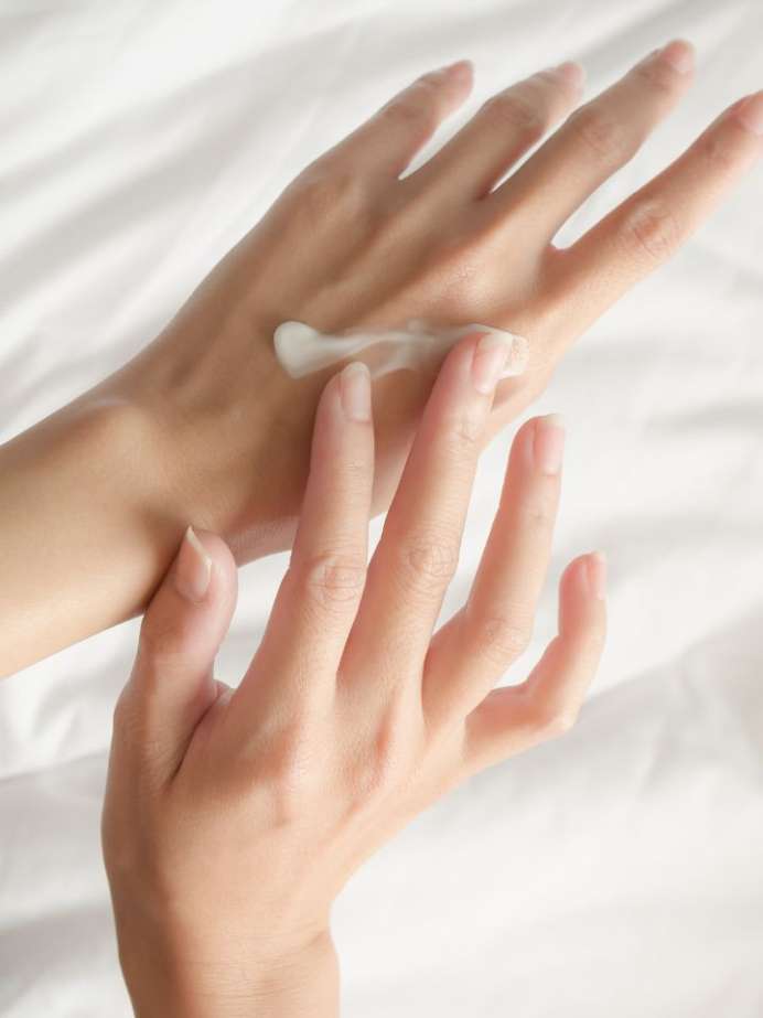 3-Ingredient Homemade Hand Cream To Prevent Dryness | Onlymyhealth