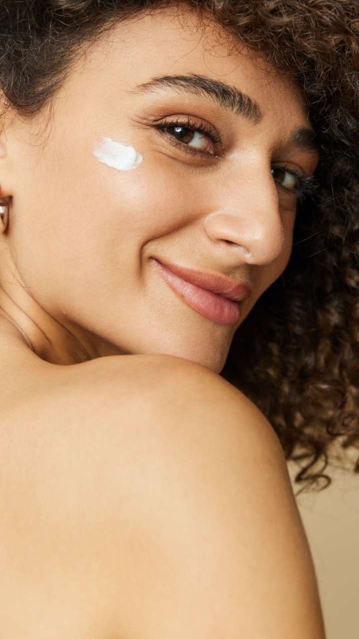 5 Ways To Keep Your Skin Hydrated In Winters