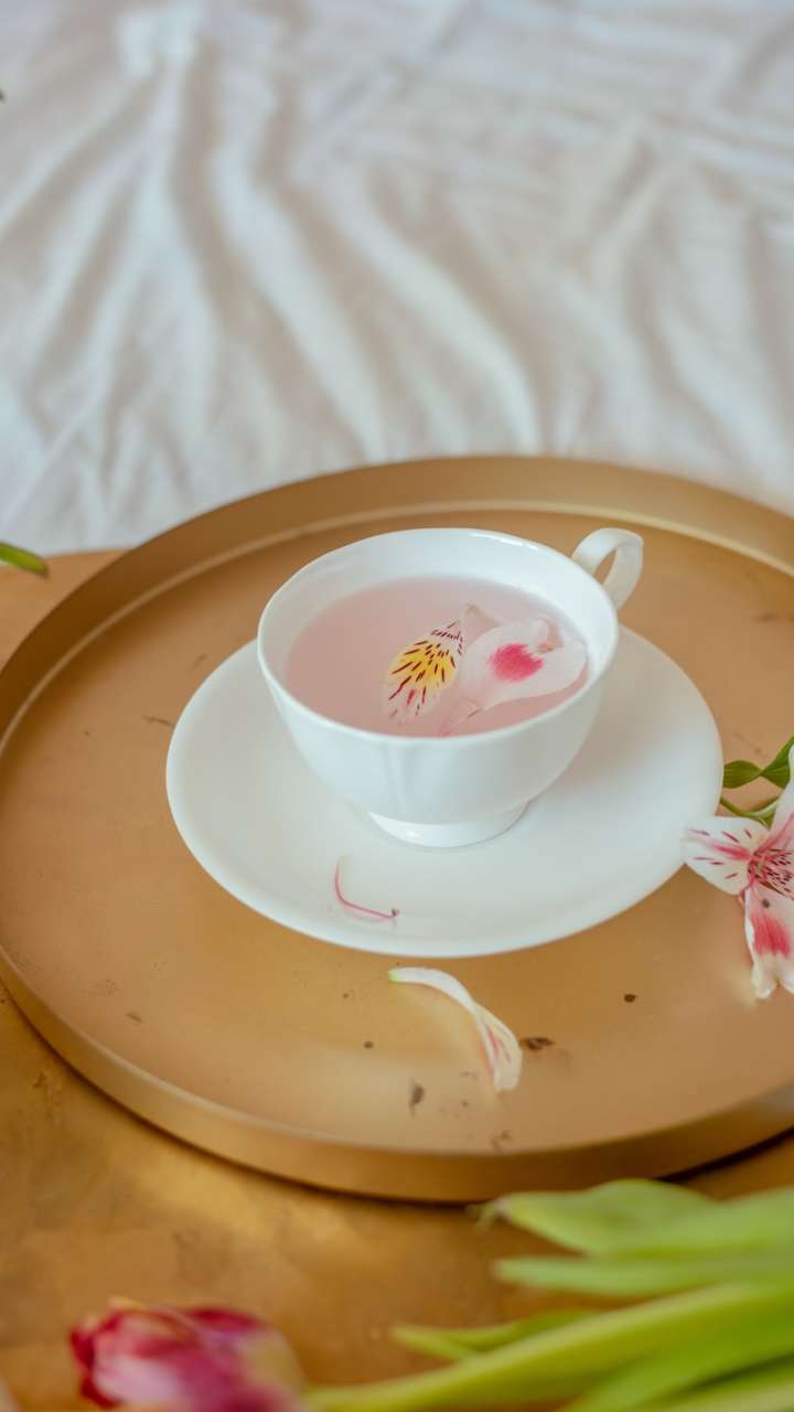 तेजी से घटेगा वजन, पिएं कश्मीरी गुलाबी चाय