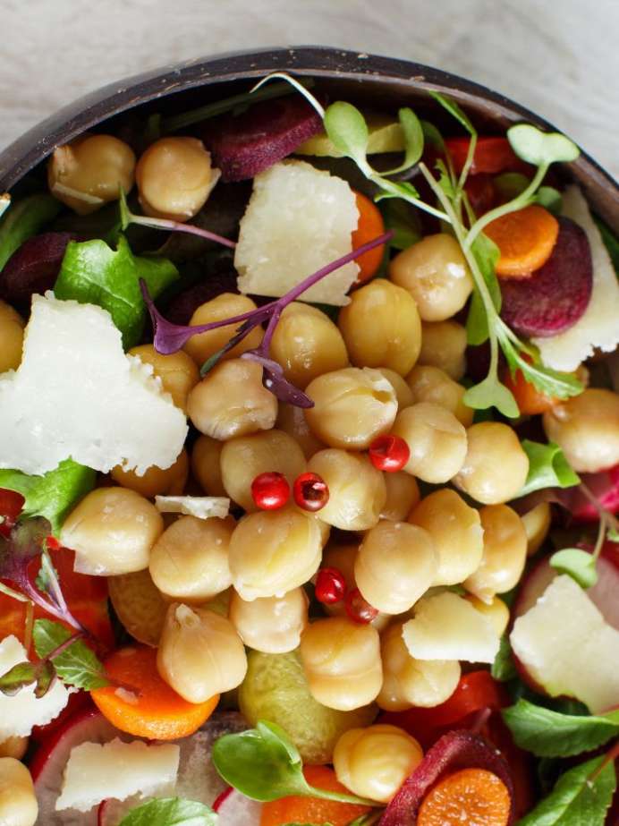 Easy Protein-packed Chickpea Salad Recipe For Breakfast