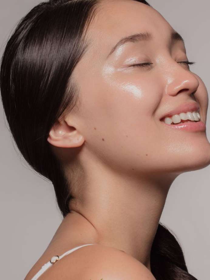 DIY Rose Petal Blush At Home For Pink Cheeks | Onlymyhealth