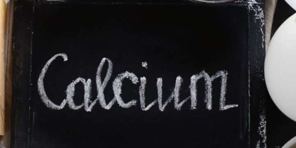 कैल्शियम की कमी से शरीर में दिखते हैं ये लक्षण