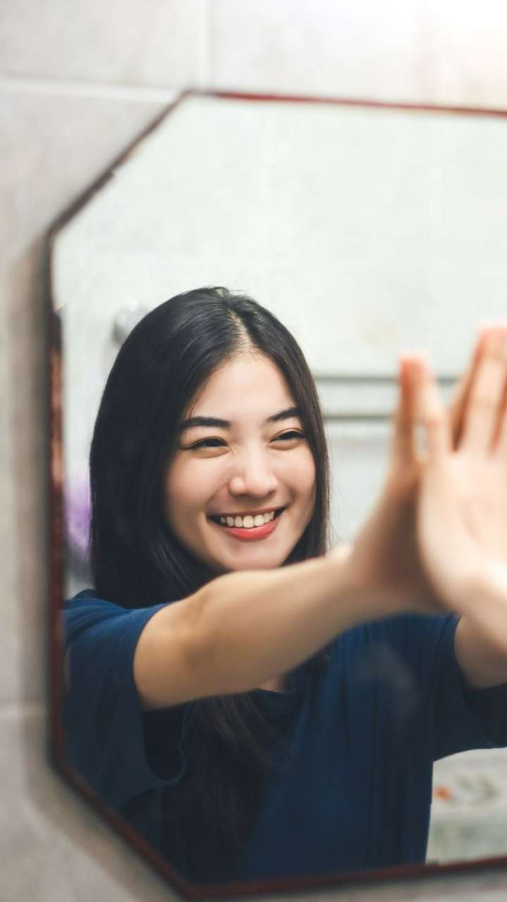 How Can Mirror Talk Boost Your Self-Confidence?