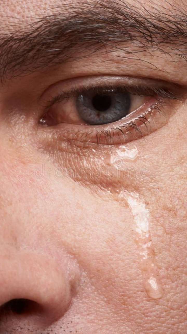 रोने से स्किन को क्या नुकसान होते हैं?