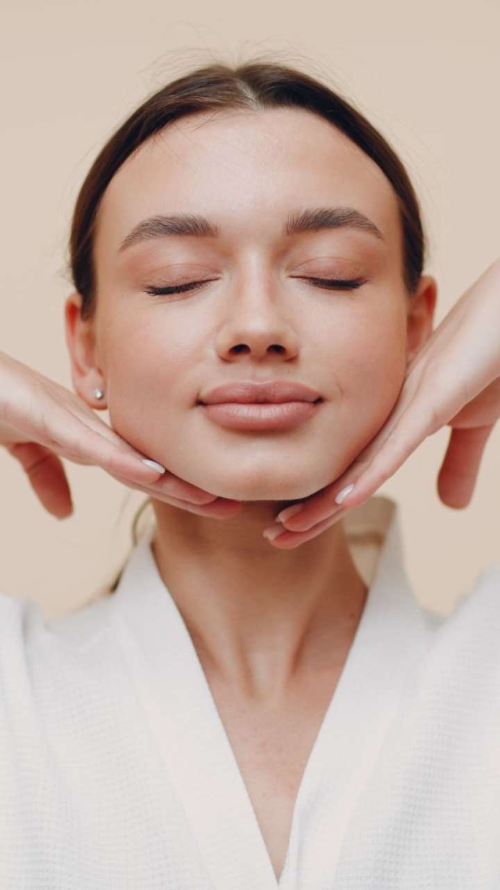 6 Effective Face Yoga Exercises To Reduce Double Chin