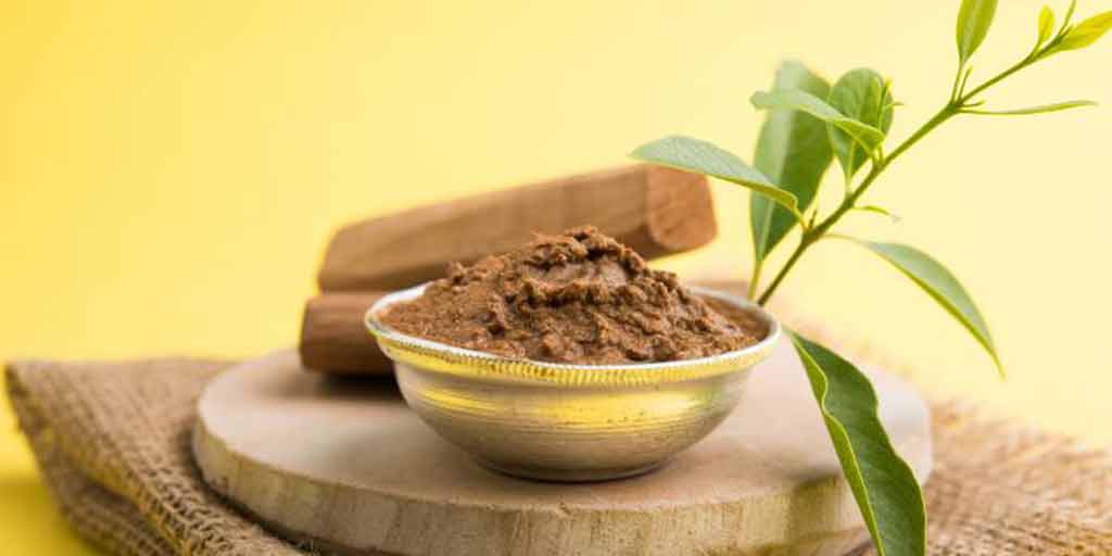 Benefits Of Applying Chandan Tilak On Forehead | माथे पर चंदन लगाने के फायदे