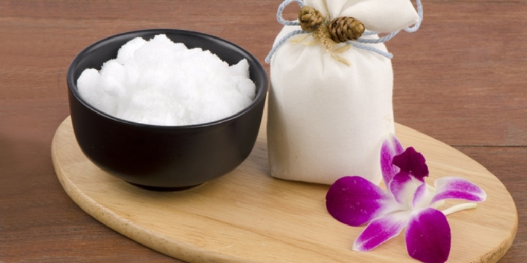 कपूर से त्वचा को होने वाले फायदे और इस्तेमाल का तरीका