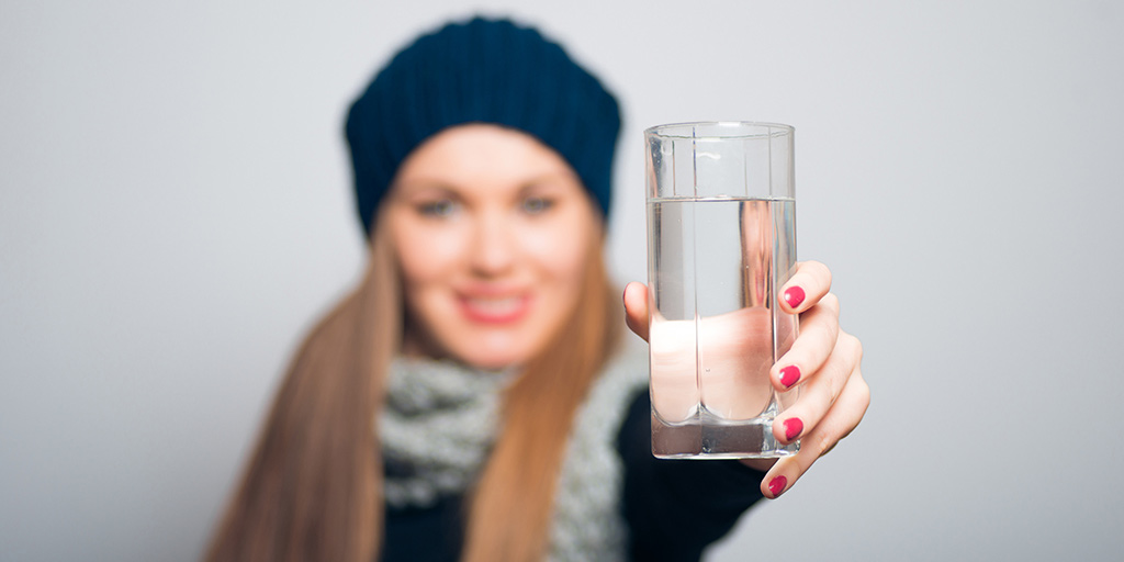 सर्दियों में ठंडा पानी पीने के नुकसान