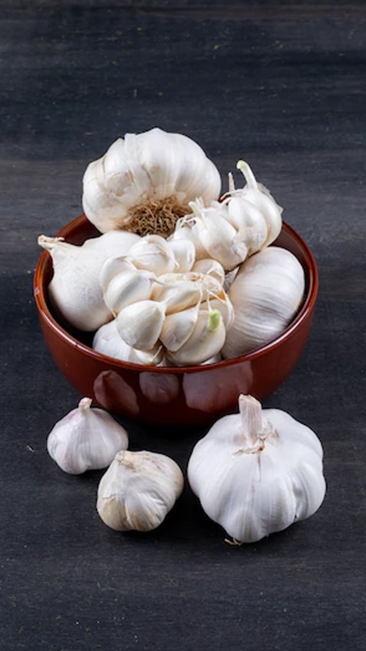 7 Reasons You Should Add Garlic In Your Daily Diet