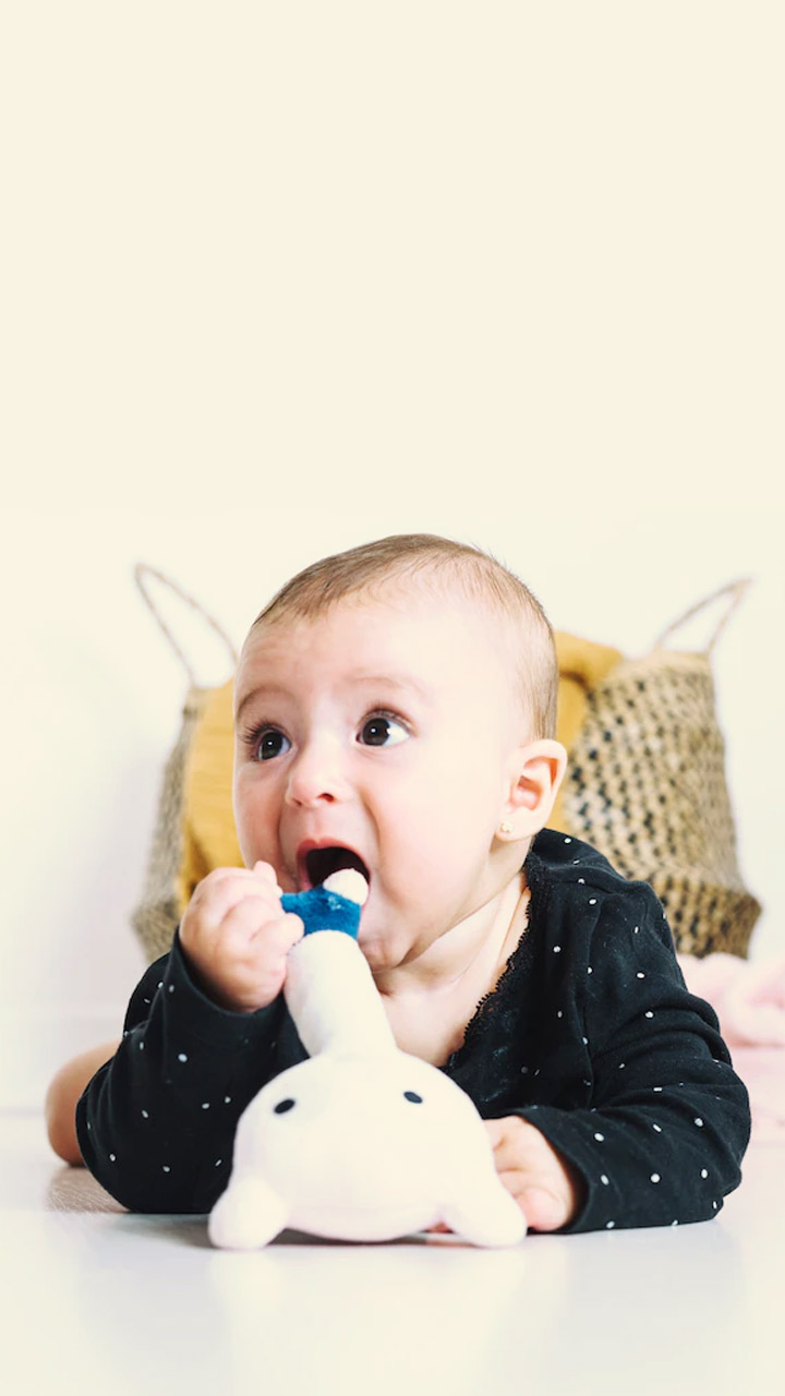 5 Natural Teething Remedies For Baby’s First Tooth