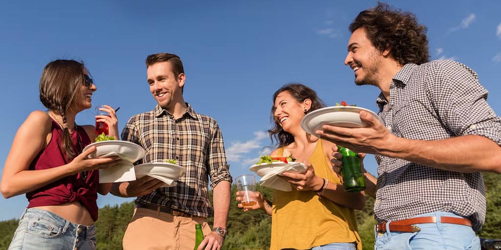 Disadvantages of eating while standing