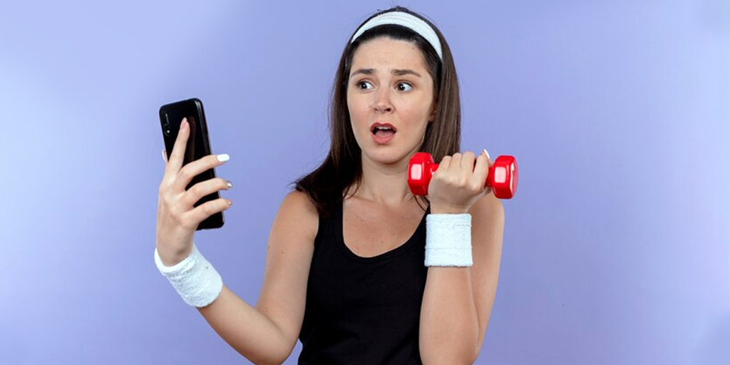 Signs Of Using Excess Phone During Workout
