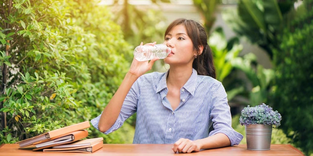 Harmful Effects Of Drinking Cold Water In Summers