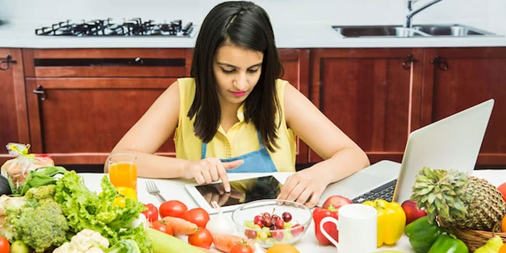 Ways to feel full while eating less