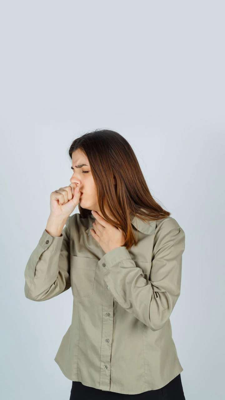 सूखी खांसी से पाएं छुटकारा, बस करें ये 7 उपाय